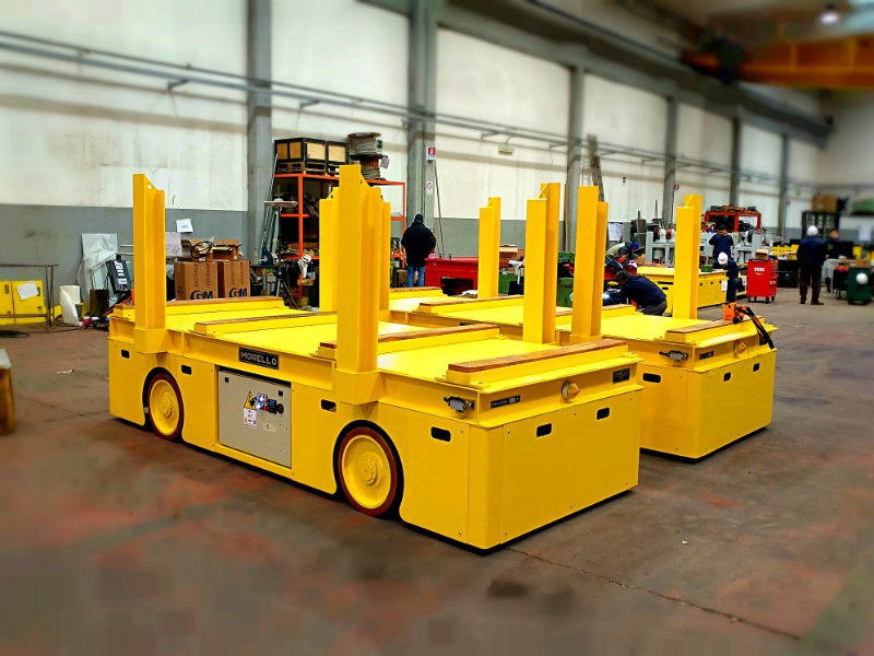 Battery powered trolleys on wheels with normal steering Trolleys and ...